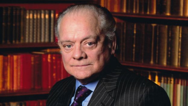 Sir David Jason flies new simulator at RAF Syerston - BBC News