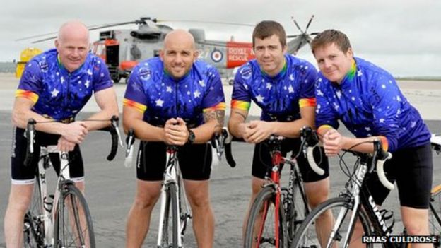 Cornwall charity cyclist Wayne Davey hit by bus in US - BBC News