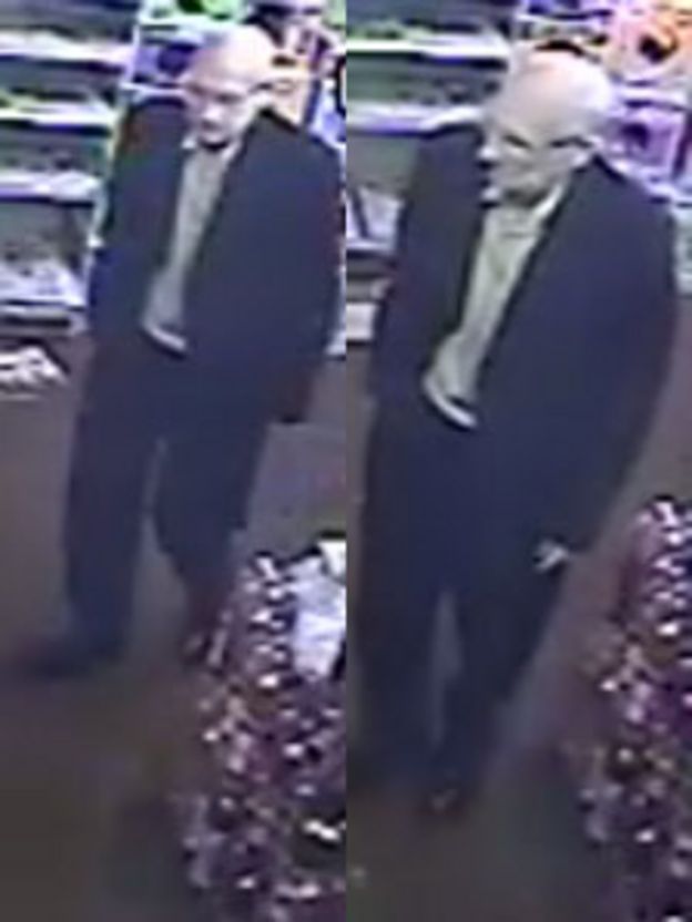 Ronnie Simpson murder: £5,000 reward offered for information - BBC News