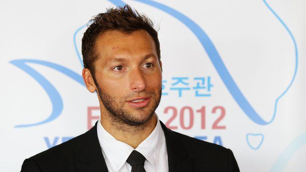 Ian Thorpe reveals depression battle during swimming career - BBC Sport