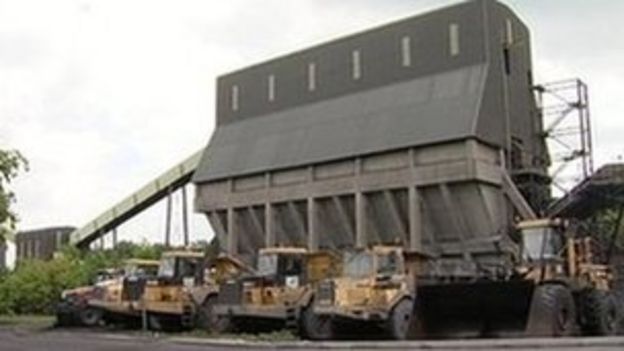 Doncaster hosts Yorkshire miners' remembrance service - BBC News