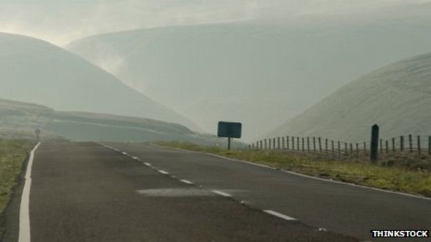 Right to roam protester Benny Rothman honoured - BBC News