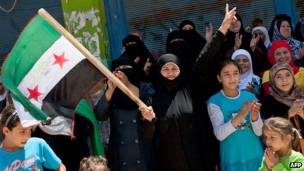 Syria crisis: Discord grows between Islamist and secular rebels - BBC News