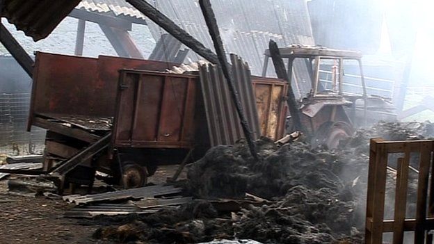 Stray firework causes Cambridgeshire barn fire - BBC News