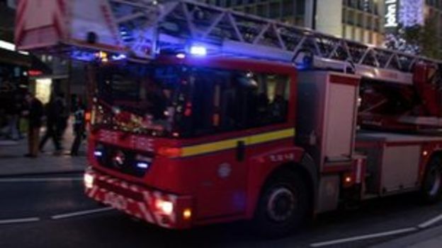 Northolt Royal Mail sorting office damaged by fire - BBC News
