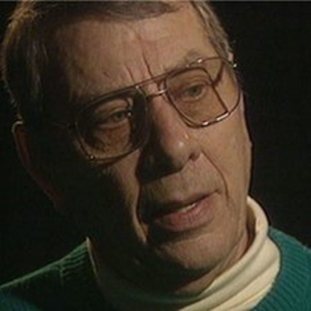 Honour for 1953 flood rescue airman Reis Leming - BBC News