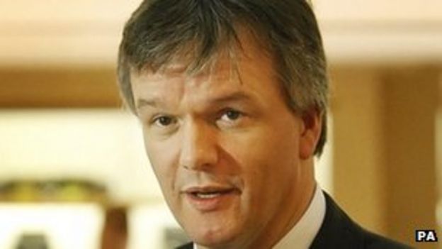 Michael Moore in US visit to promote Scotland as part of UK - BBC News