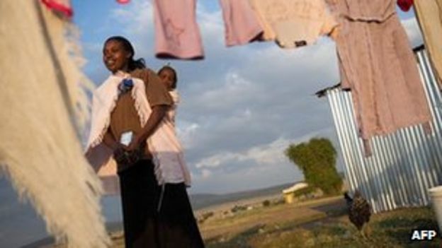 Kenyan bid to ban bride-price payments - BBC News
