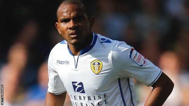Leeds United: Rodolph Austin suffers cracked ankle bone - BBC Sport