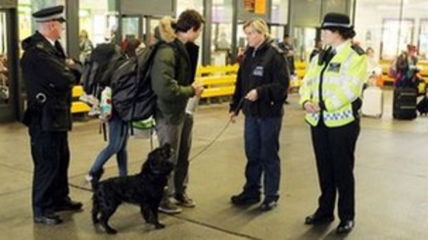 Cash and cars seized by police from criminals in London - BBC News