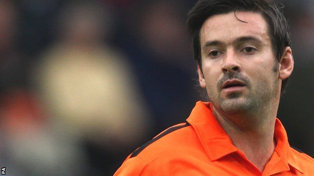 Lincoln City sign Adam Boyd on short-term contract - BBC Sport