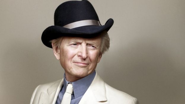 Bonfire of the Vanities author Tom Wolfe dies aged 88 - BBC News