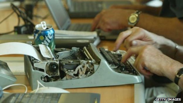 Five reasons to still use a typewriter - BBC News
