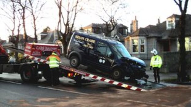 Aberdeen crash causes rush-hour delays - BBC News