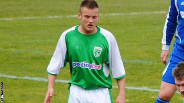 Guernsey FC youngster Rhys Jordan joins Bristol City - BBC Sport