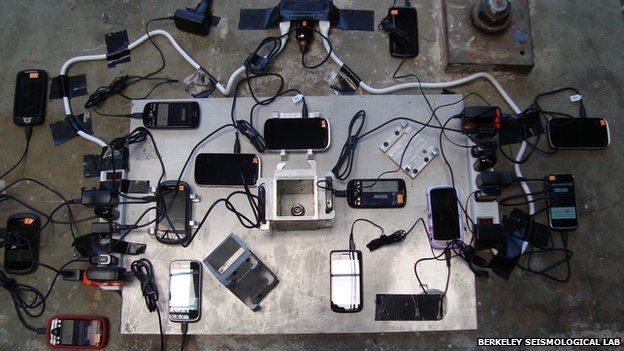 Smartphones to be pocket seismometers - BBC News