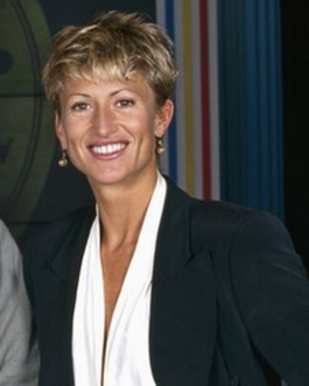 VW Golf model Paula Hamilton admits drink-driving - BBC News