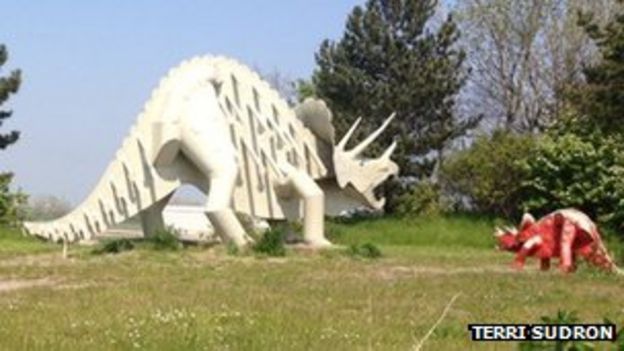 Teesaurus dinosaur park faces extinction - BBC News