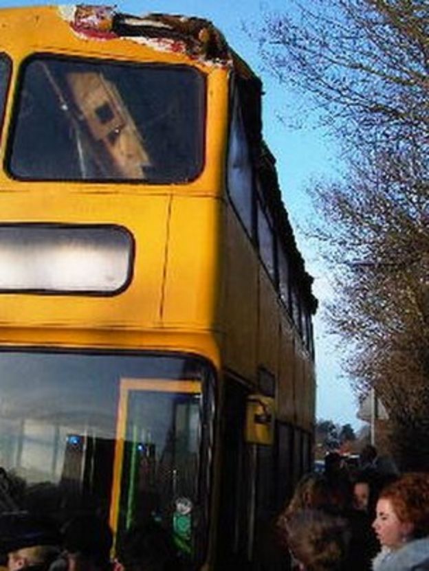 Colne Community School pupils hurt as bus roof sheared off - BBC News