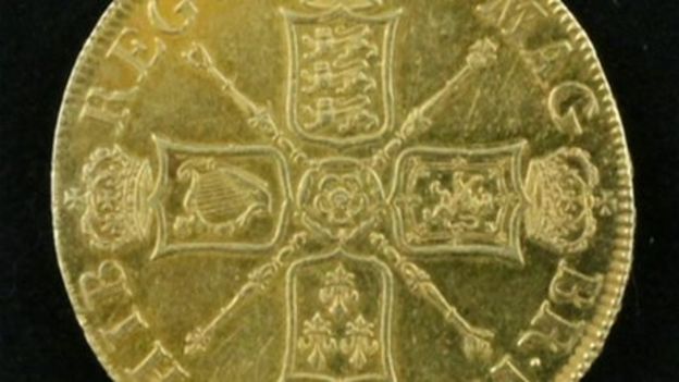 'Rare' Scarborough silver siege coin sold at London auction - BBC News