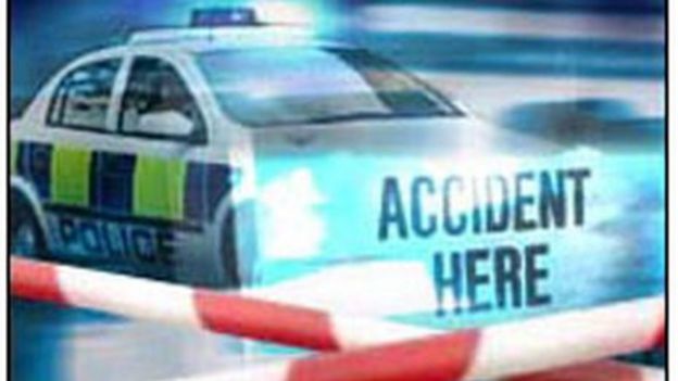 Burnley three-car crash on M65 leaves two dead - BBC News