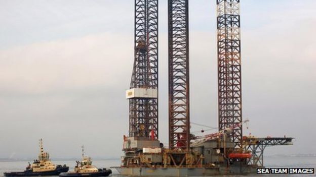 Stranded workers flown off North Sea rig - BBC News