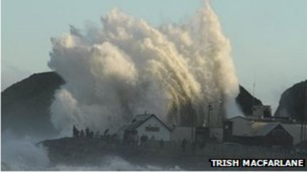Scotland's storm damage harbours awarded £1m for repairs - BBC News