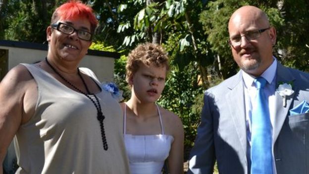 Autistic girl Niamh Scott's Australia visa block overturned - BBC News