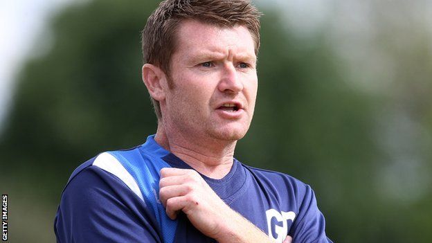 Boston United: Dennis Greene replaces Graham Drury - BBC Sport