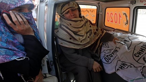 Pakistan's deadly descent into polio contagion - BBC News