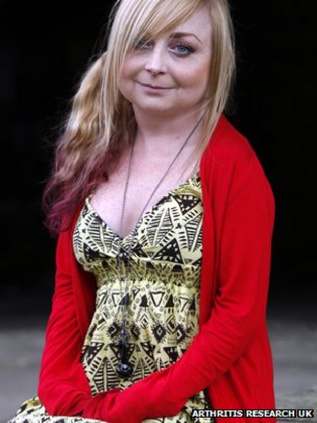 'Arthritis was so painful I couldn't sit my exams' - BBC News