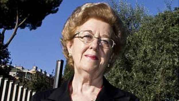 Italian TV boss criticises sexy showgirls - BBC News