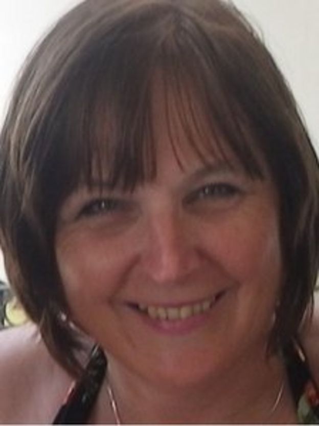 Berkshire teacher and newsagent made MBEs - BBC News