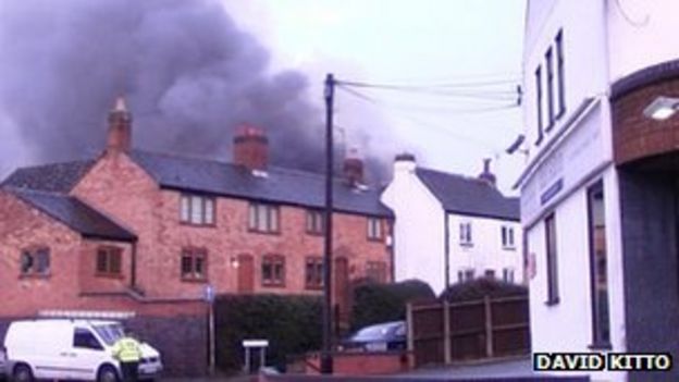 Barwell factory fire: wind causes further blazes at site - BBC News