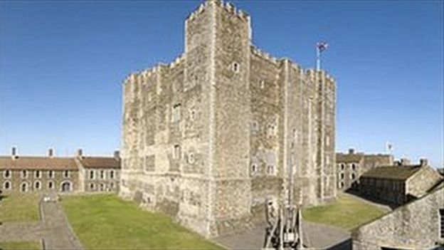 Dover Castle's New Year visitors 'match August levels' - BBC News
