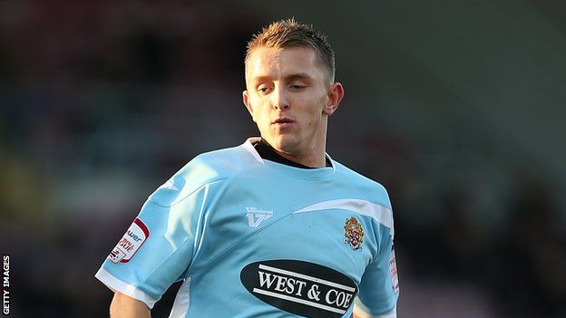 Jake Reed signs new Dagenham & Redbridge contract - BBC Sport