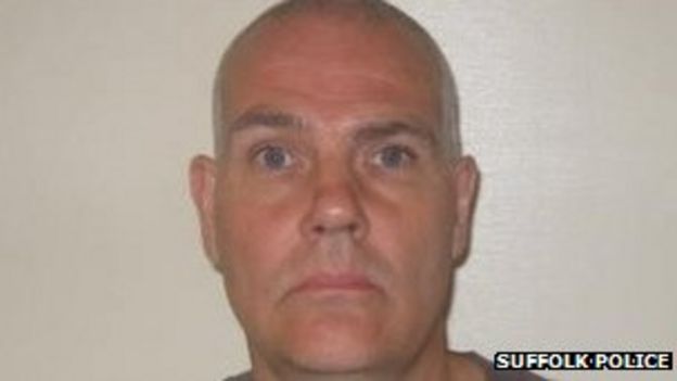 Prisoner Edward Macdonald 'tried to burn down building' - BBC News