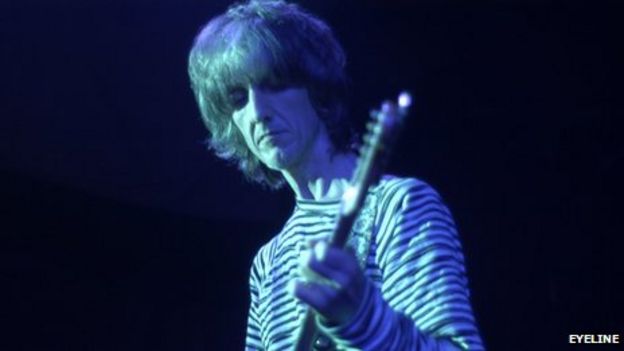 Fans rally round Durutti Column star Vini Reilly - BBC News