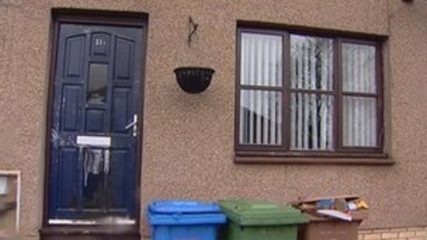 Three flee 'racially motivated' fire attack on Alloa house - BBC News