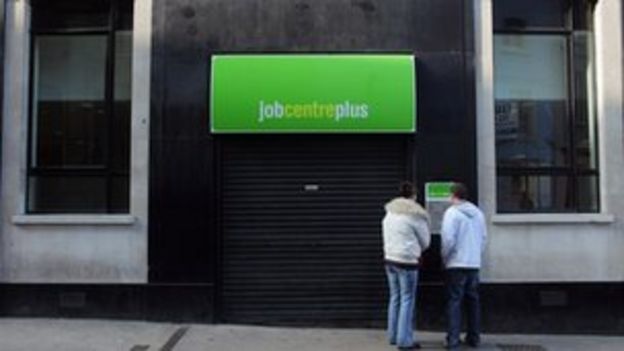 Traineeships programme to boost youth skills - BBC News
