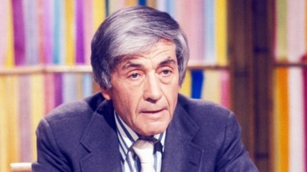 Obituary: Robert Kee - BBC News