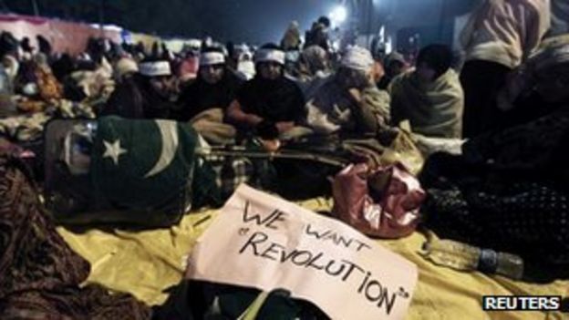 Pakistani anti-corruption march reaches Islamabad - BBC News