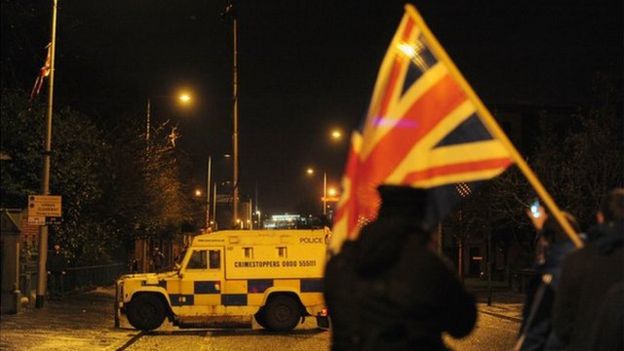 Union flag dispute: Riot breaks out in east Belfast - BBC News