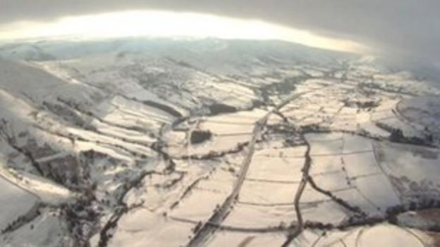 South Yorkshire prepared for days of snow - BBC News