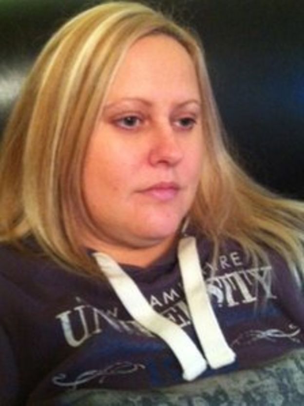 Debbie Thomason sues Northampton Hospital over late diagnosis - BBC News