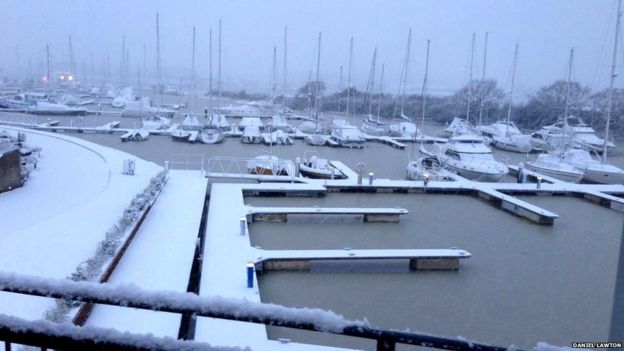 In pictures: Hampshire in the snow - BBC News