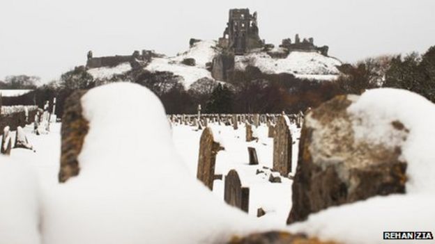 Dorset snow: more flurries and icy patches predicted - BBC News
