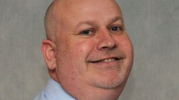 Police officers' concern at East of England ambulance delays - BBC News