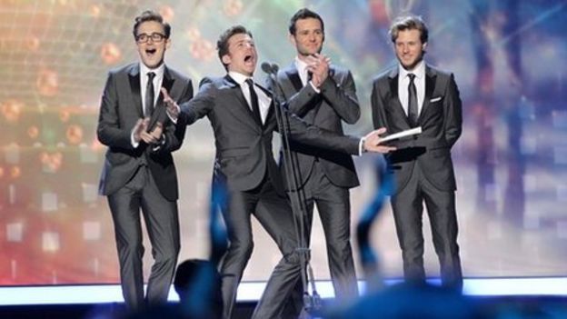 McFly frontman Tom Fletcher to become father - BBC News