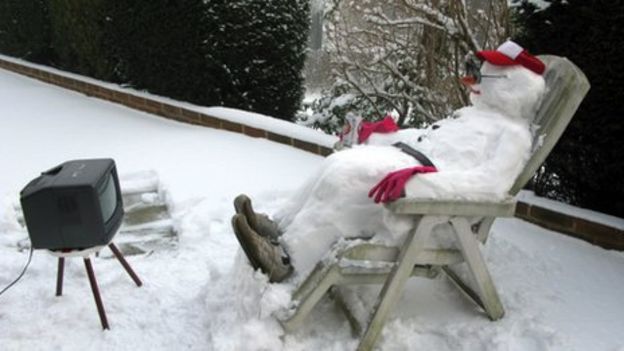 Can building snowmen really help to prevent flooding? - BBC News